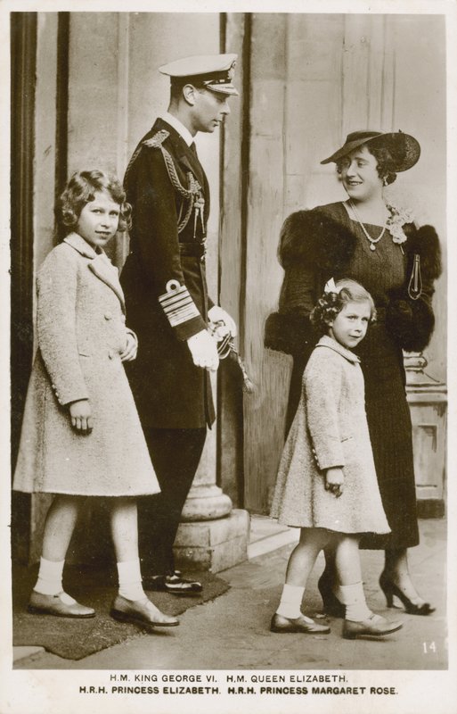 King George VI and Queen Elizabeth with Their Daughters, Princesses ...